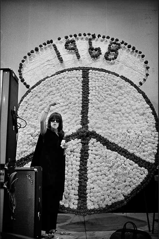 Grace Slick - New Year's Peace, San Francisco, 1967 | San Francisco Art ...