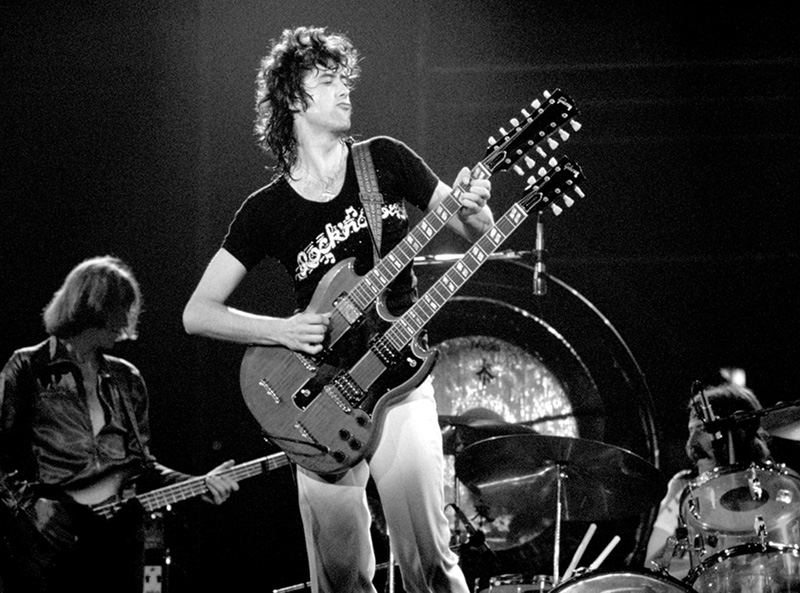 Jimmy Page with Double Necked Gibson, Boston Garden, 1973 | San ...