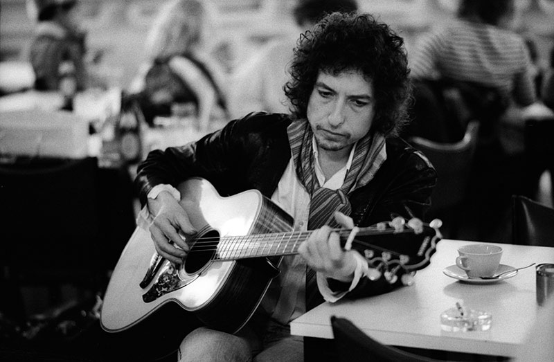 Bob Dylan, Hong Kong International Airport, 1978 (Close-Up) | San ...